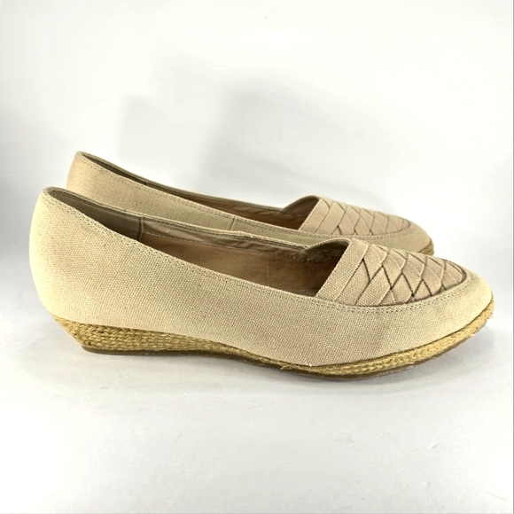 Beacon | Shoes | Beacon New Beige Canvas Slip On Espradrille Wedge ...